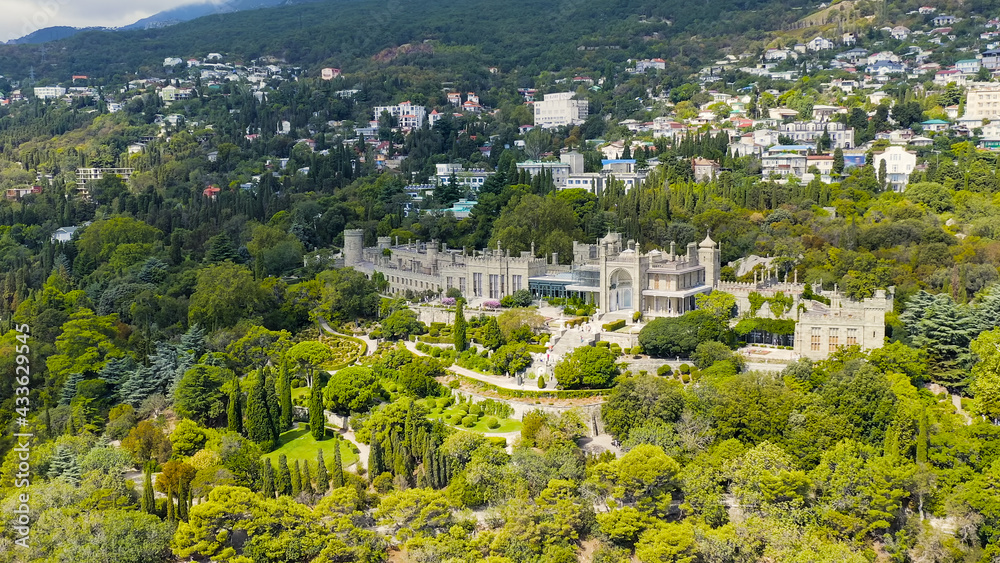 Alupka, Crimea. Vorontsov Palace. 19th century Gothic mansion with well ...