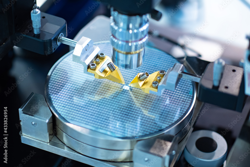 Foto De Close Up Of Examining Of Microprocessor Test Sample