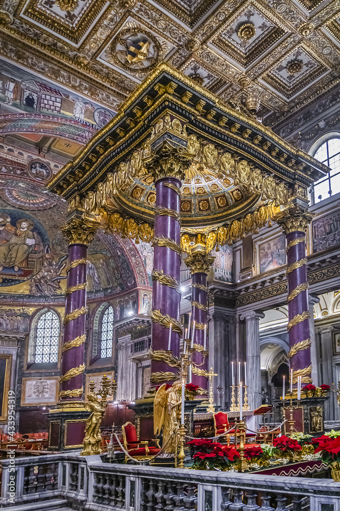 Interior of Saint Mary Major Basilica (Basilica di Santa Maria Maggiore ...