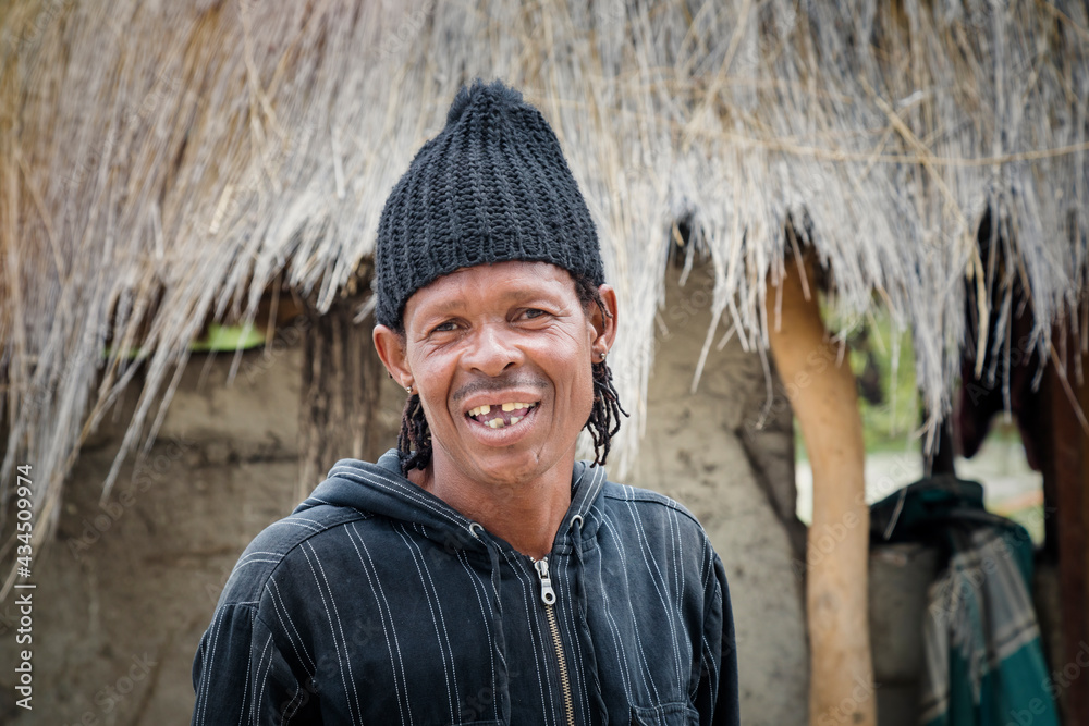 Photo toothless African man, poco_bw | Posters, tableaux et papiers ...
