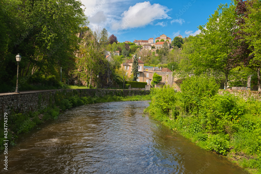 Vallée de Cousin bei Avallon im Burgund in Frankreich Stock Photo ...
