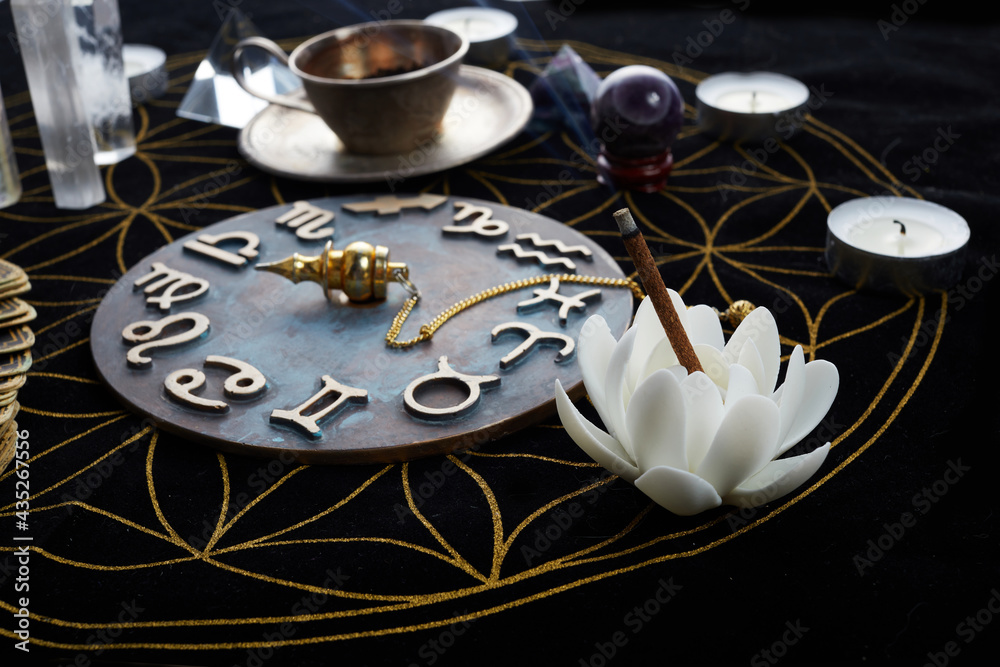 Fortune Telling Table with tarot cards and esoteric objects Stock Photo ...