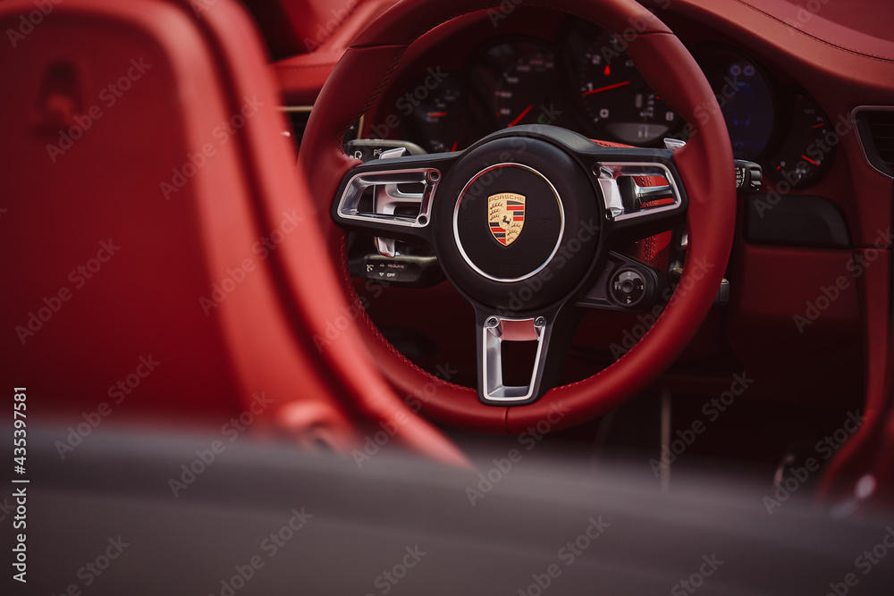Porsche 991 Red Interior