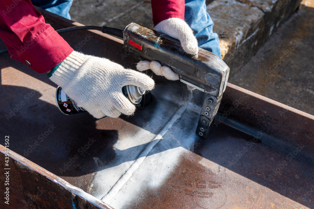 Checking defect in welded with process Magnetic Particle Testing(MT) of ...