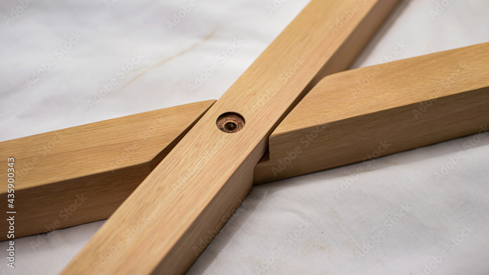Los encastres de madera suelen quedar fuerte y esteticos. Stock Photo ...