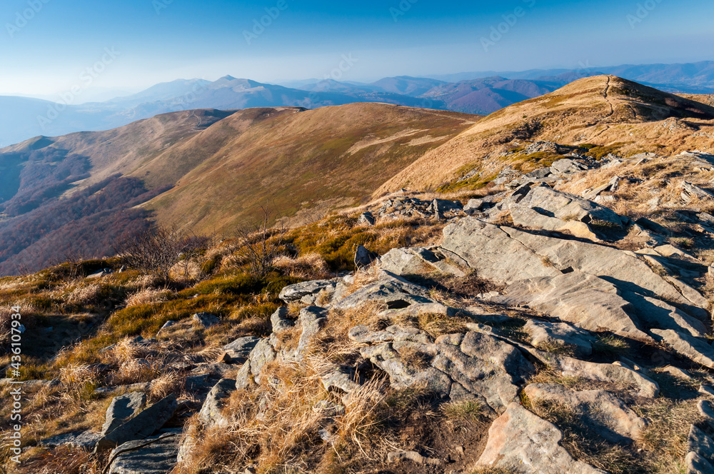 Panorama from the top of Tarnica to the peaks of Szeroki Wierch ...