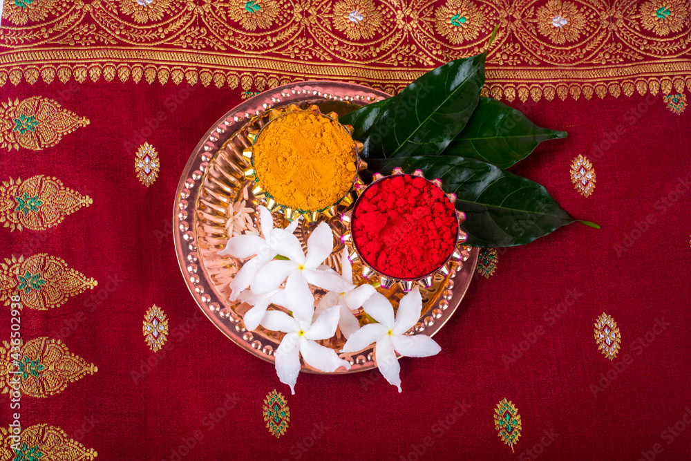 Mangalsutra or Golden Necklace to wear by a married hindu women ...