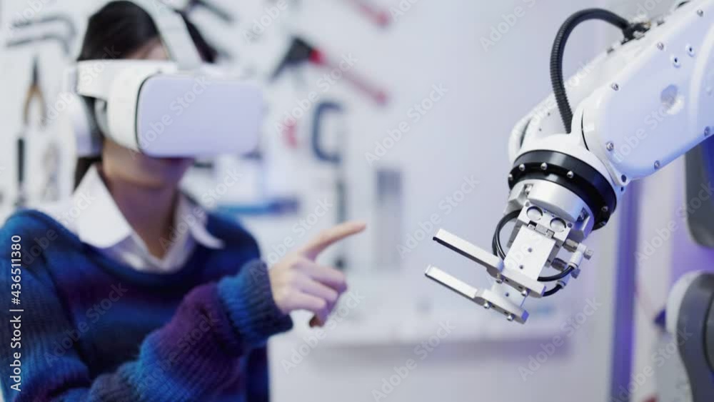 Vidéo Stock Concept Of Virtual Reality Simulation Robot Arm And Future Technology Asian