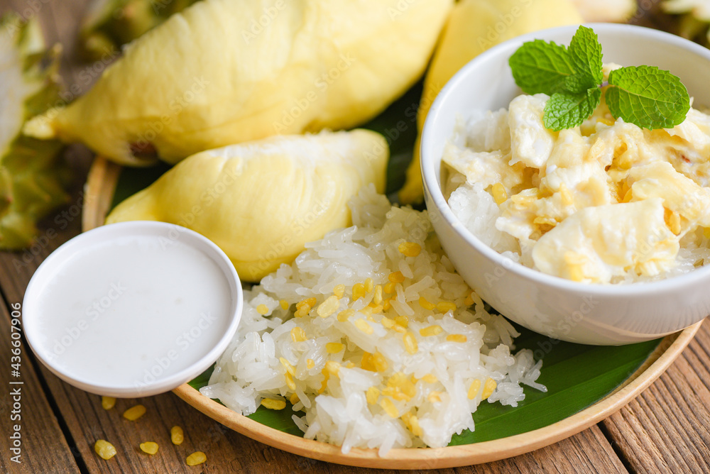 Asian Thai dessert tropical sweet durian peel with yellow bean, Ripe ...