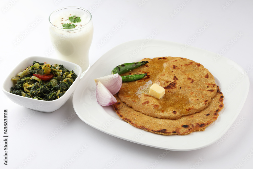 Sarson ka saag and Makki ki roti /Indian Punjabi corn bread with ...