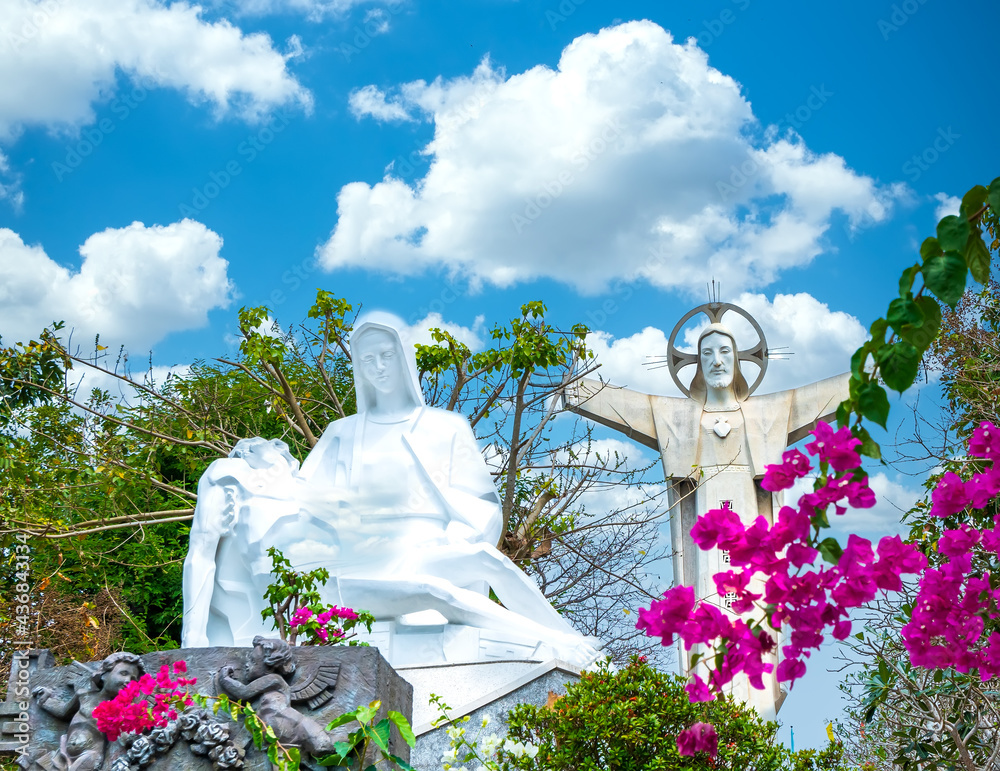 Jesus Arms Outstretched Statue
