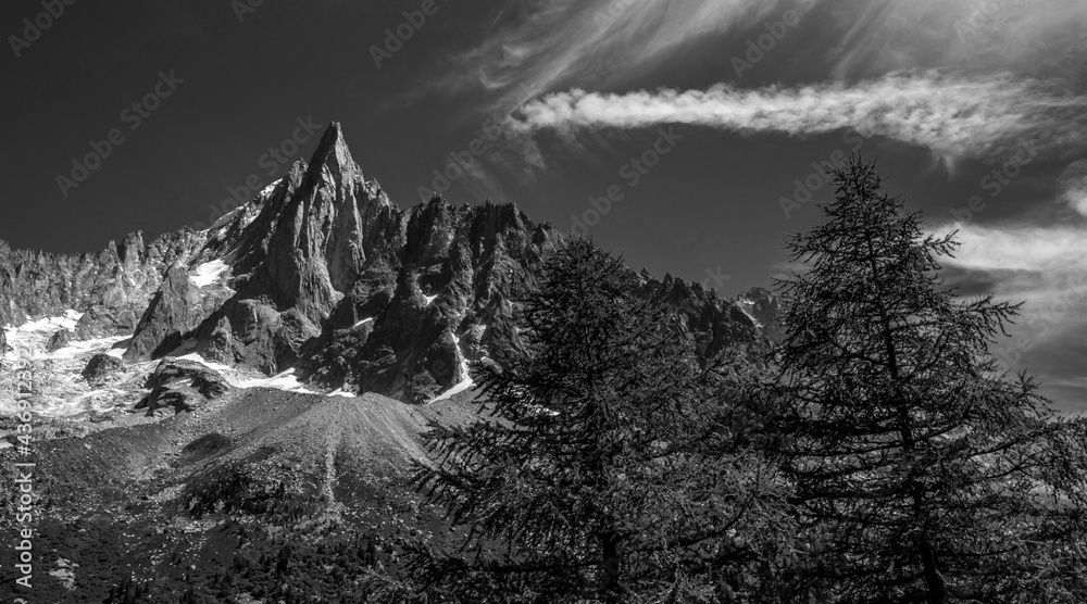 Le Dru sur le massif du mont Blanc à Chamonix-Mont-Blanc, Haute-Savoie ...