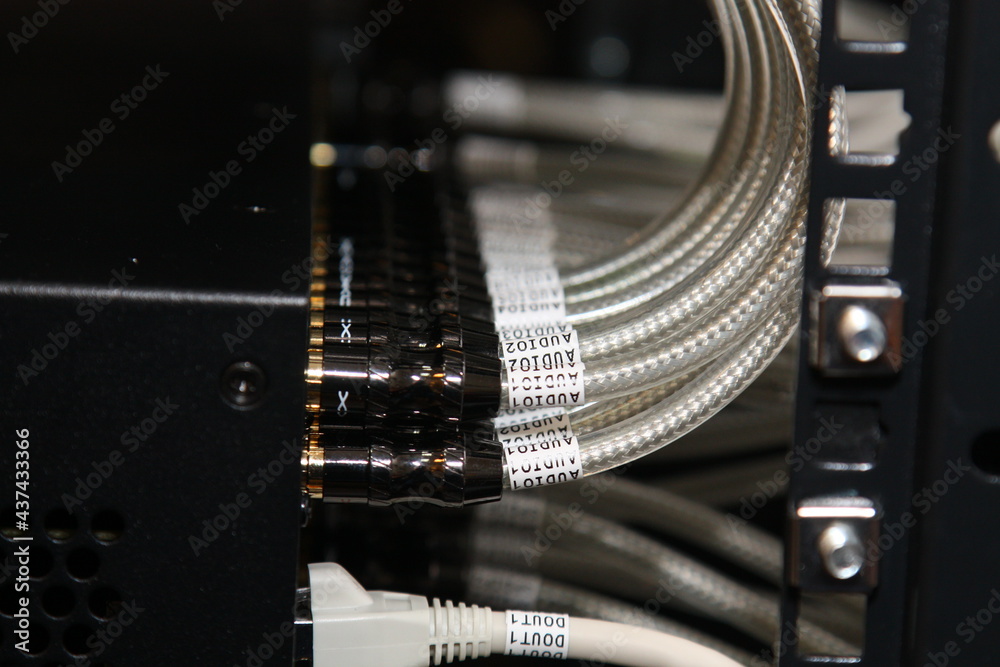 Connecting an audio amplifier using a coaxial cable with an RCA ...