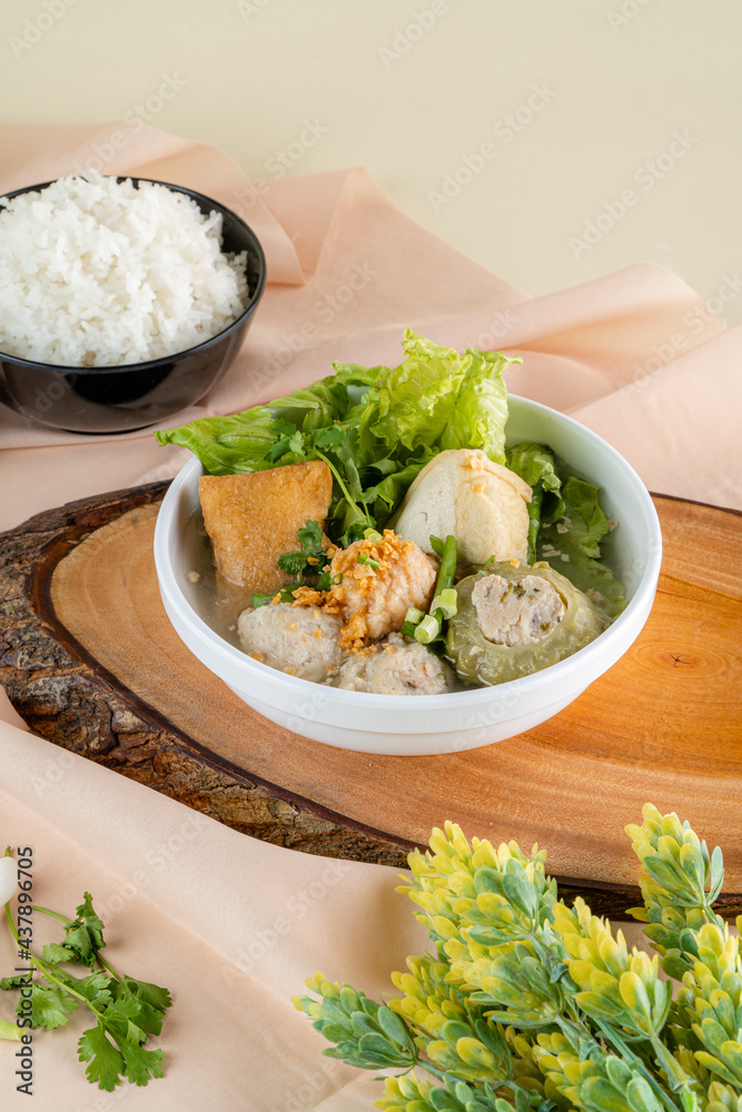 Yong tau foo , yong tau fu or Liong Tahu (In Indonesia). is a Hakka ...