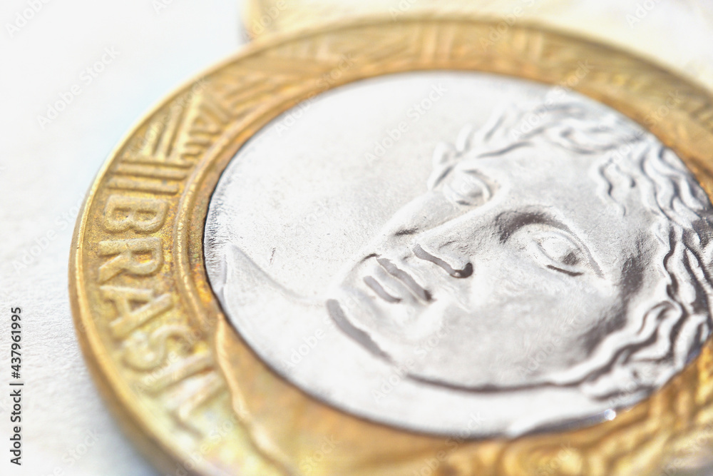 Brazilian 1 real coin close-up. Reverse of the coin with the Figure of ...