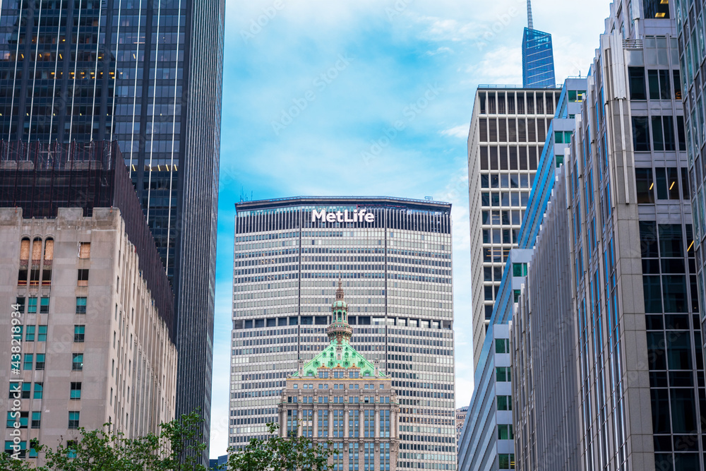 MetLife Building exterior above Grand Central Terminal in Midtown ...