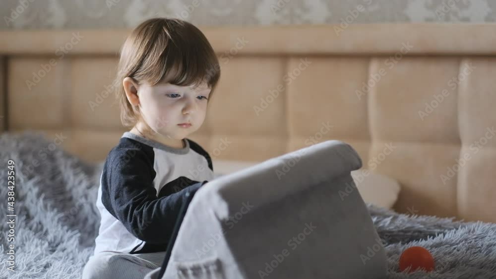 Rapid development of children. Mastering smartphones and tablets by young children. Quickly ...