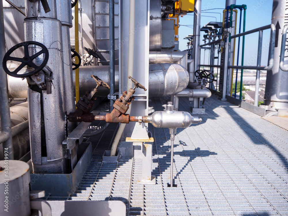 Condensate port for fill water to prevent steam (process condition ...