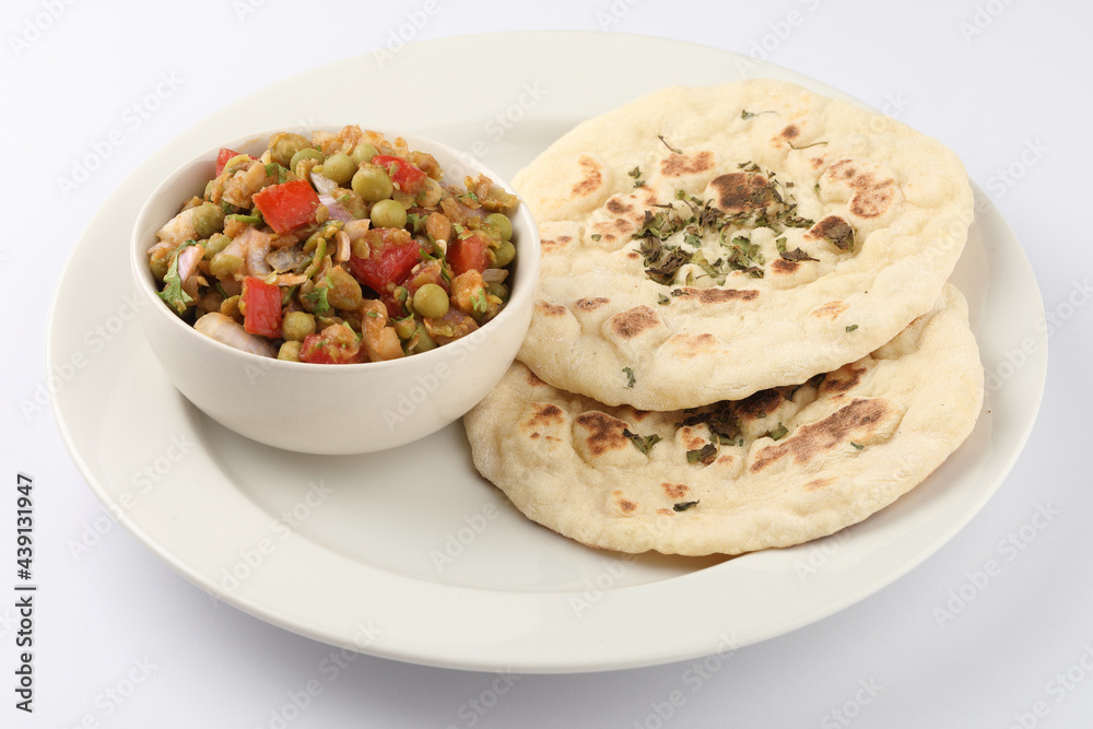 Indian food kulcha, Kulcha Indian Bread Matra Chaat with Kulcha, Indian ...