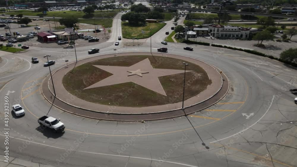 4K Waco Traffic Circle Roundabout with Lone Star and Vehicles Rotating ...