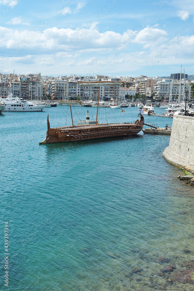 Athenian Trireme masterpiece replica "OLYMPIAS"of ancient warship of ...