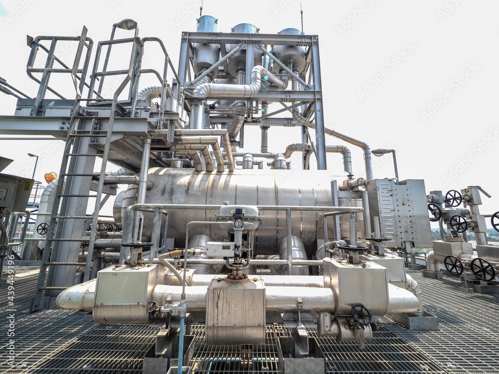Control valve for control flow and pressure of process condition such ...
