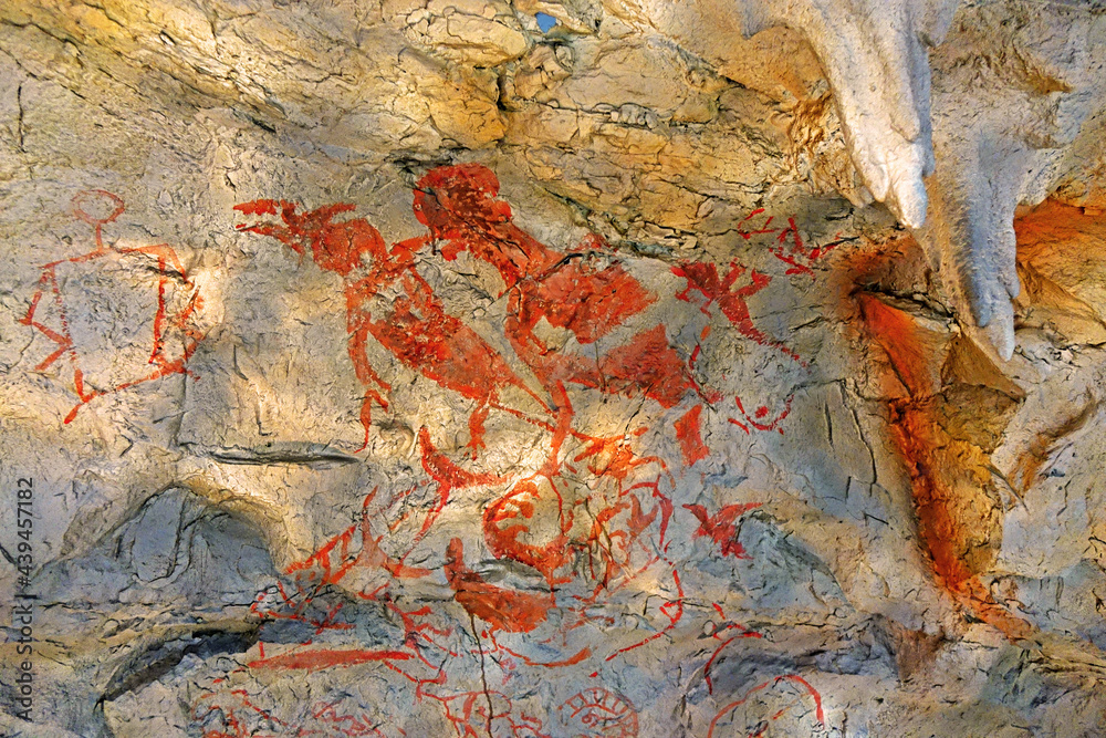 Cave paintings (Parietal art), prehistoric art on cave walls and ...
