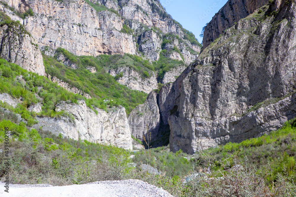 Foto de Karmadon Gate, entry point to the narrowest part of the gorge ...