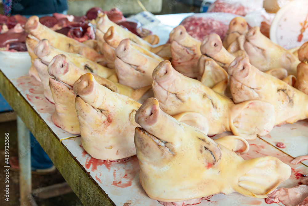 Fresh pork head , Animal heads, Raw fresh head of pig for sale at asian ...