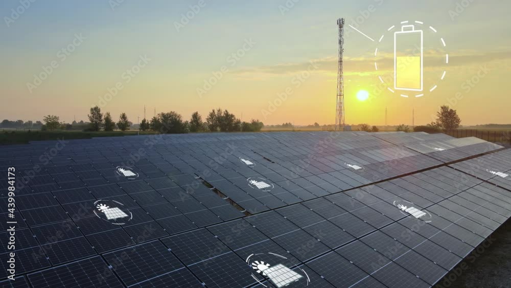 Vidéo Stock 5G 6G Telecom Tower at Sunset Control The Green Eco ...