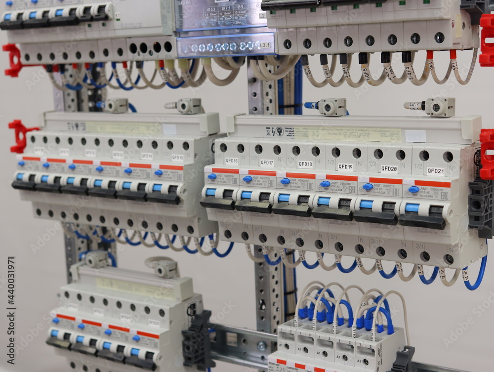 2-pole automatic with differential protection with the possibility of ...