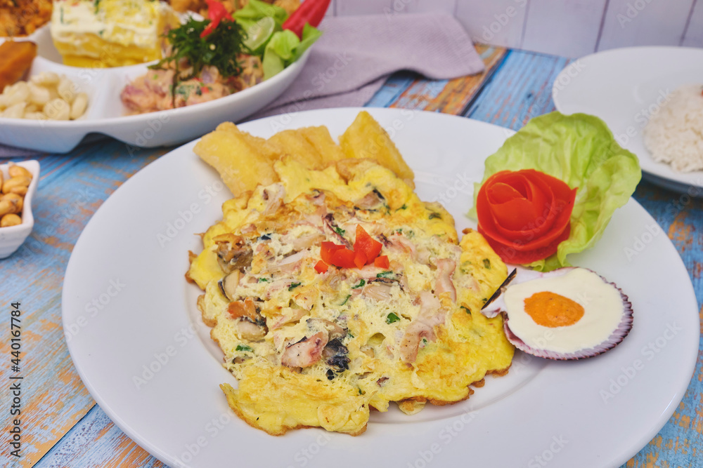 Peruvian food, "Ronda marina" and " tortilla de mariscos" A varied ...