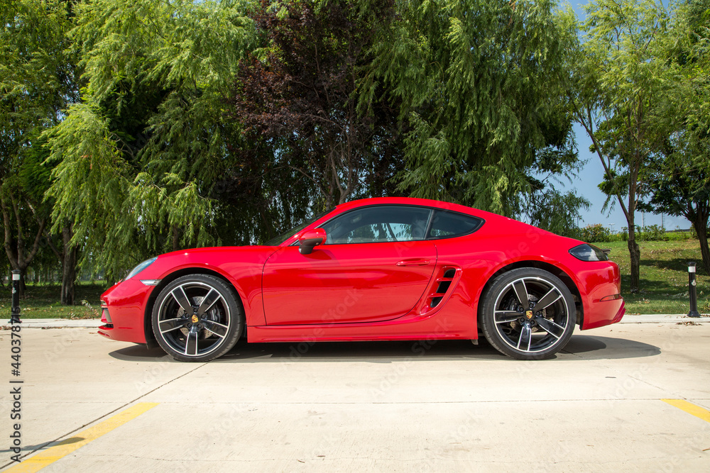 Porsche Cayman 718 is a mid-engined two-seater sports car built by ...