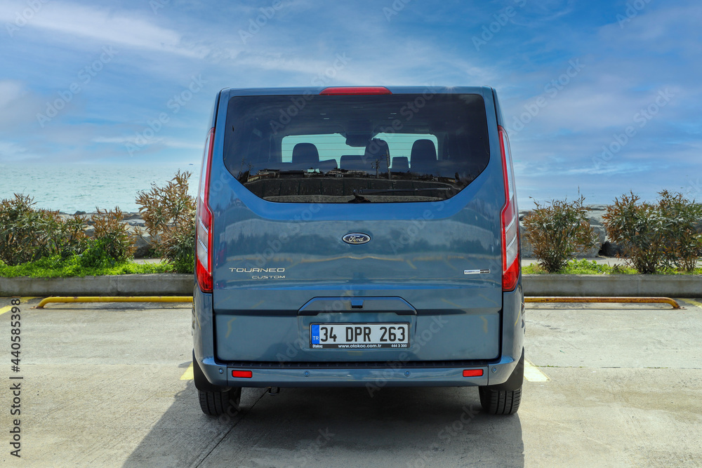 Ford Tourneo Custom Eco Blue Hybrid is a mid-sized, front wheel drive ...