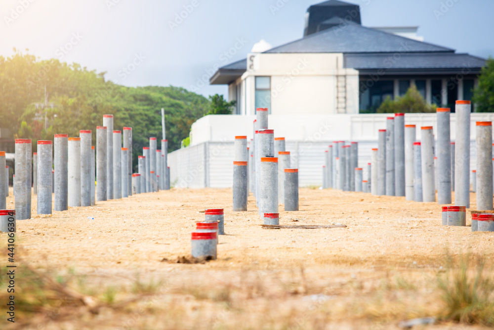 Selective focus to many round prestressed concrete piles that have been ...
