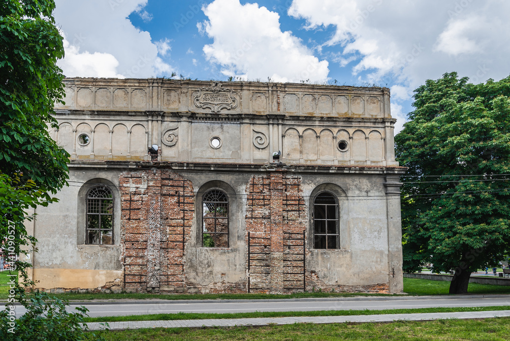 Brody, Ukraine - june, 2021: The ruins of The Old fortress synagogue of ...