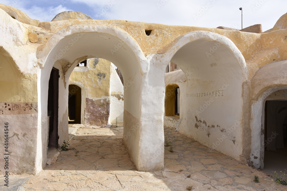 Ksar Hadada. Place shooting location for the movie Star Wars planet ...