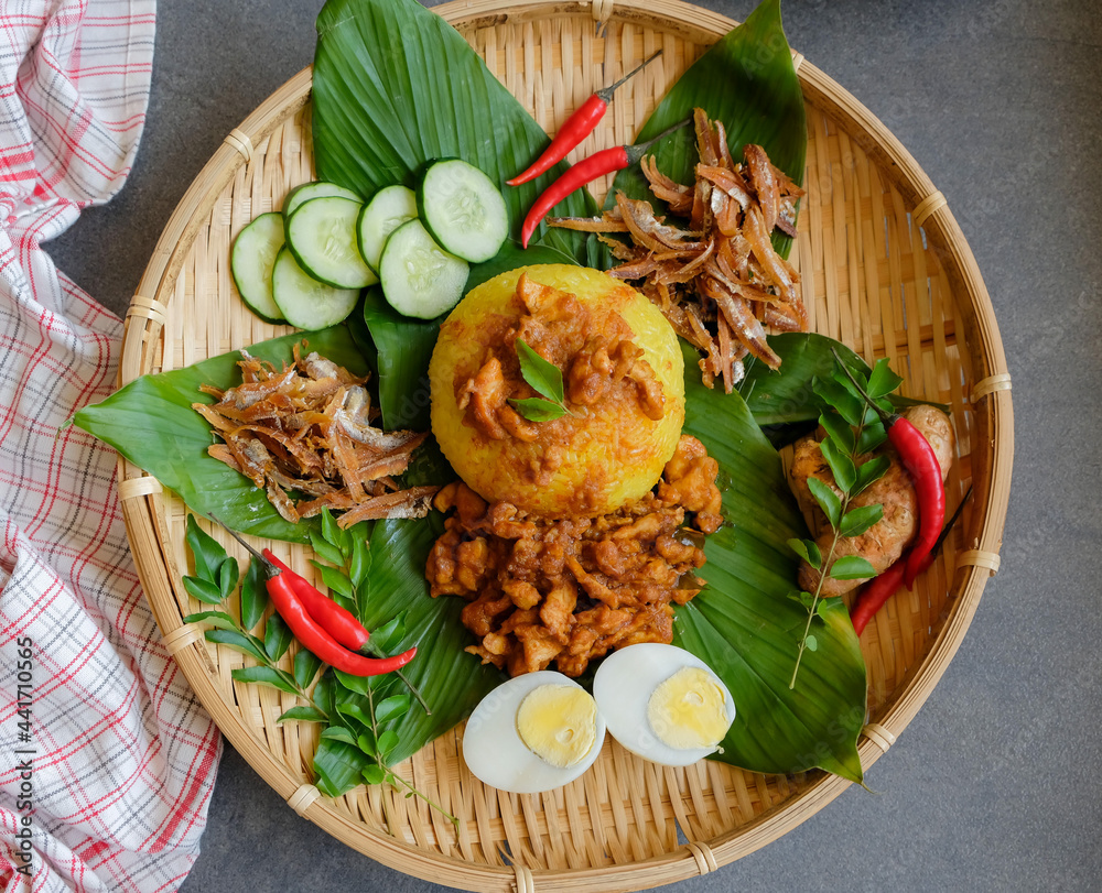 Traditional Malaysian Peranakan cuisine / Nasi Kunyit aka Turmeric ...