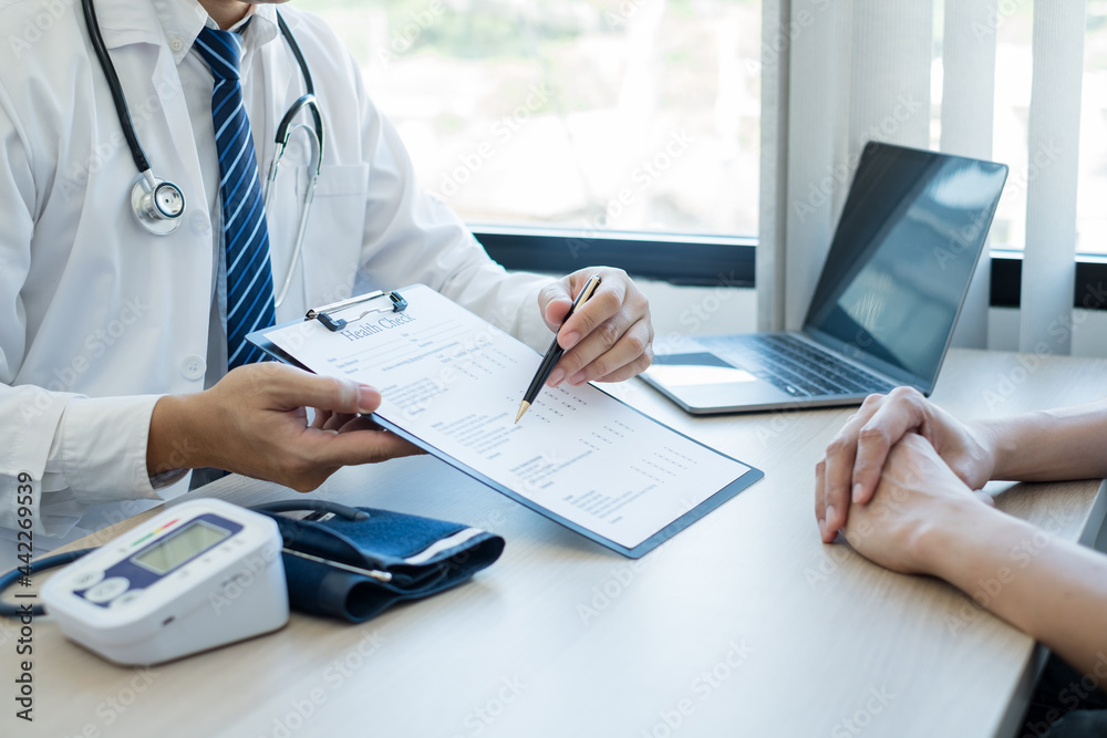 Man doctors who treat patients make an appointment to listen to the ...