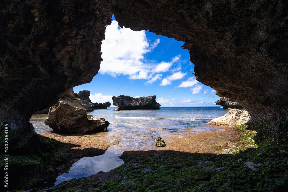 沖縄県宮古島、伊良部島の磯・日本 Stock-Foto | Adobe Stock