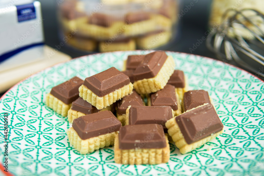 Malaysian Kuih Raya called Royal Chocolate Tart. Popular kuih raya on ...