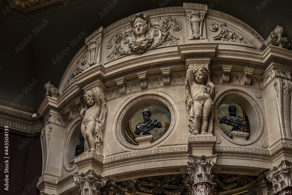 Interior of famous Chateau de Chantilly (Chantilly Castle, 1560) - a ...
