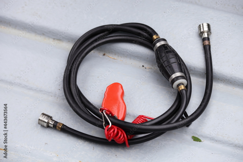 Fuel hose with manual pump and connectors for outboard motor with gas ...