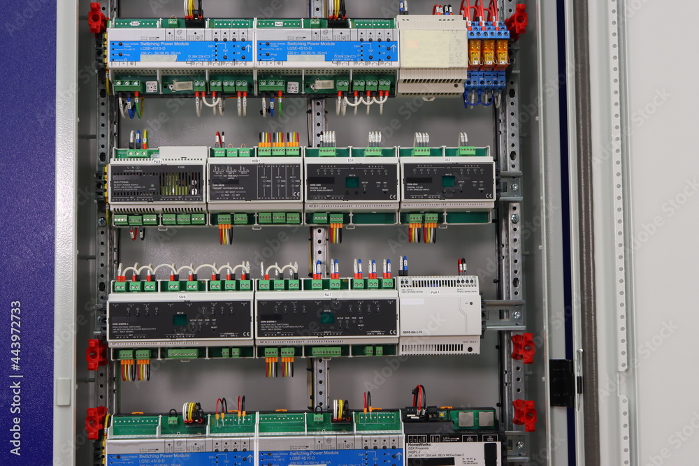 Installation of an electrical panel with difautomatics and automatic ...