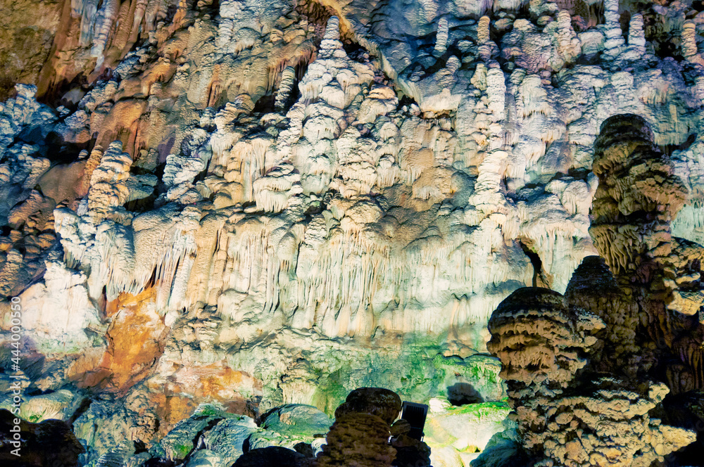 Foto de The internal of the famous karst cave of "the Giant", a large ...