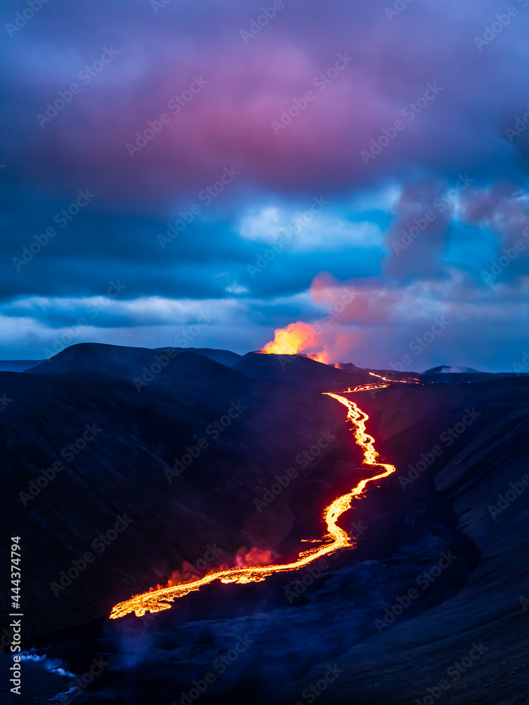 Glowing river of magma from Fagradalsfjall Volcanic eruption at ...