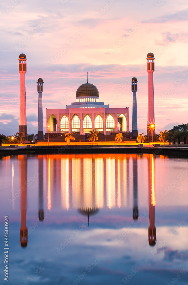 Landscape of central mosque at twilight time, Hat yai, Songkhla ...