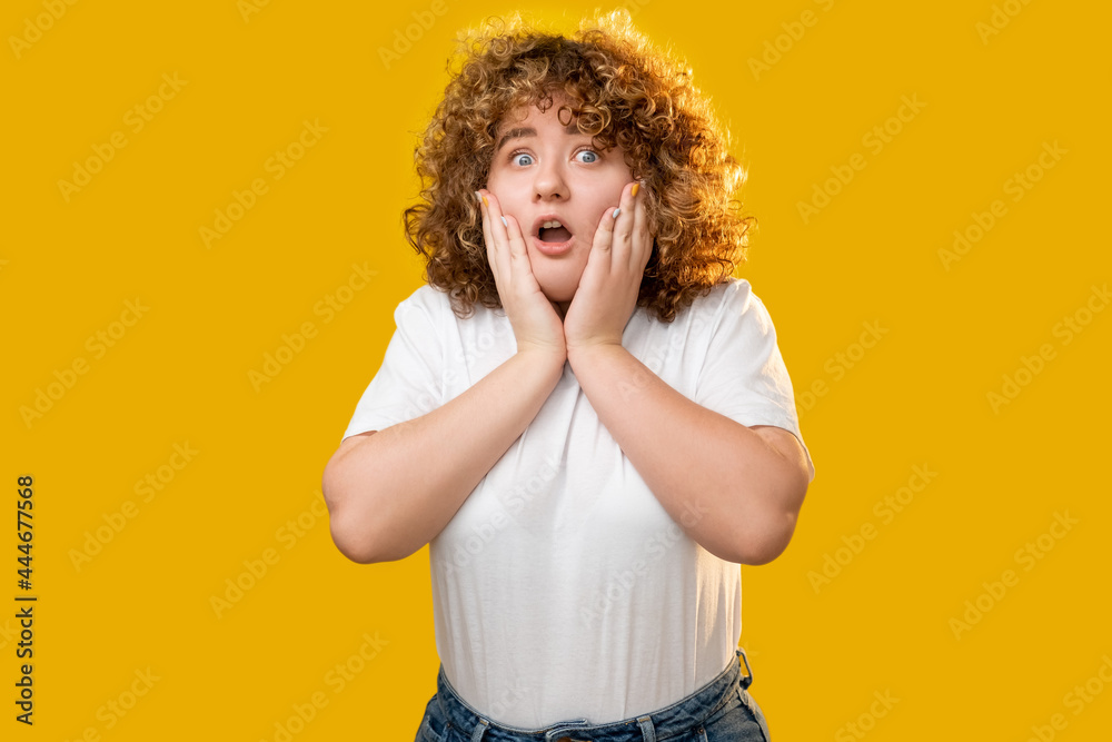 Omg face. Shocked woman. Obesity struggle. Body positive. Surprised ...