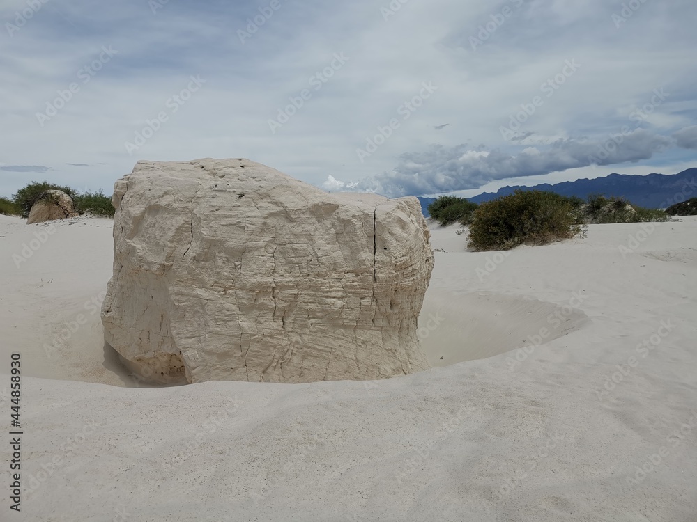 Una roca llena de yeso Stock Photo | Adobe Stock