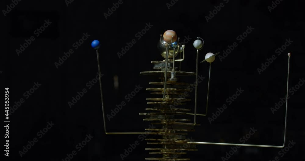 Gorgeous mechanical model of the Solar System with planets and moons ...